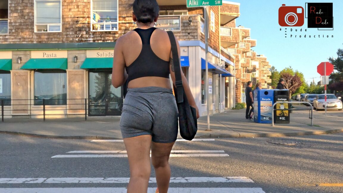 Latina Throwing Jiggle Part 2 Candid Best Premium