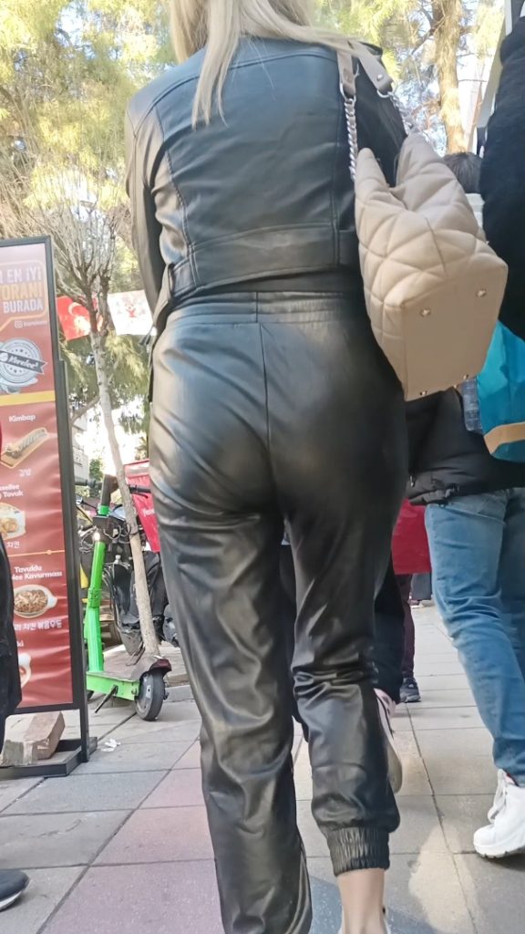 Latex Blondie Babe Candid Best Premium
