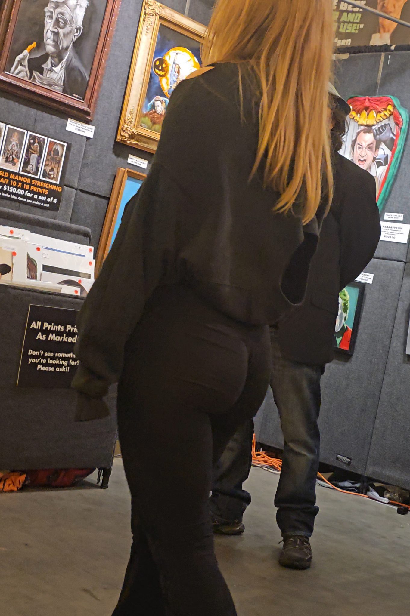 Short Blondie Serving Cake Candid Best Premium