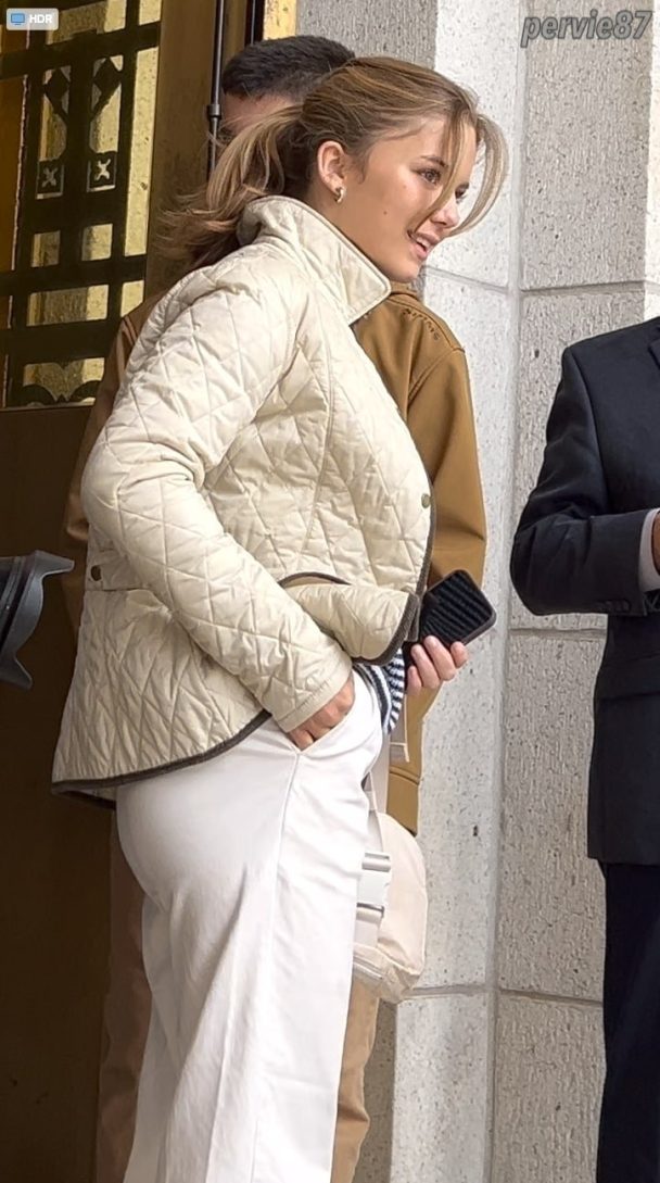 Angel Of Devotion - Candid Best Premium